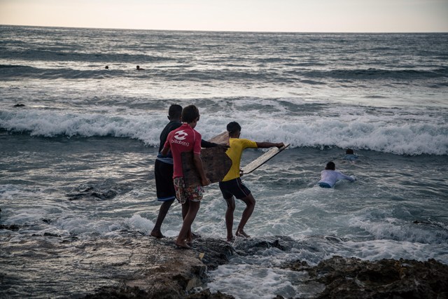 Cuban Surfers Ride Waves For Change – TRISTIN WEBER